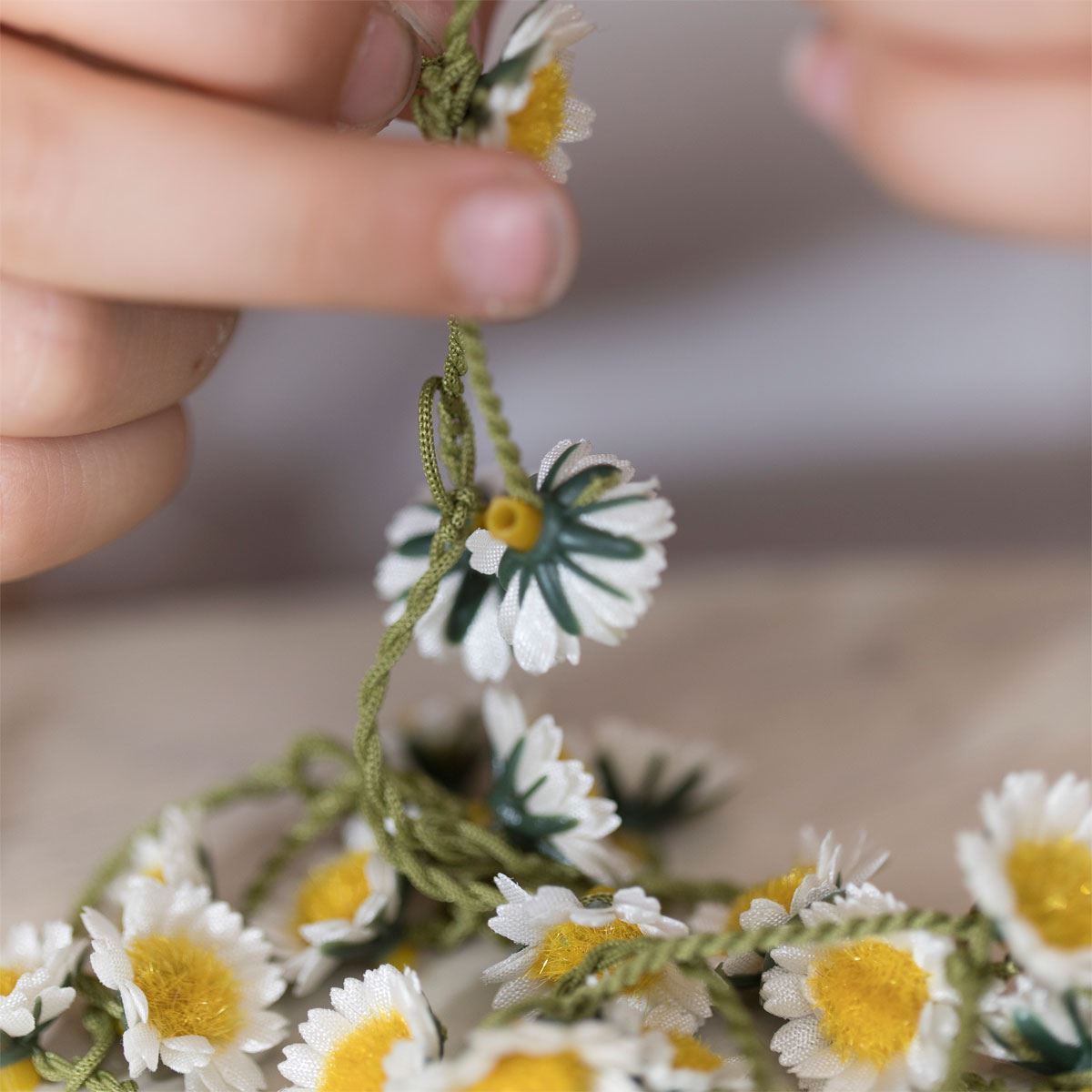Make A Silk Daisy Chain | Make & Do | Mulberry Bush